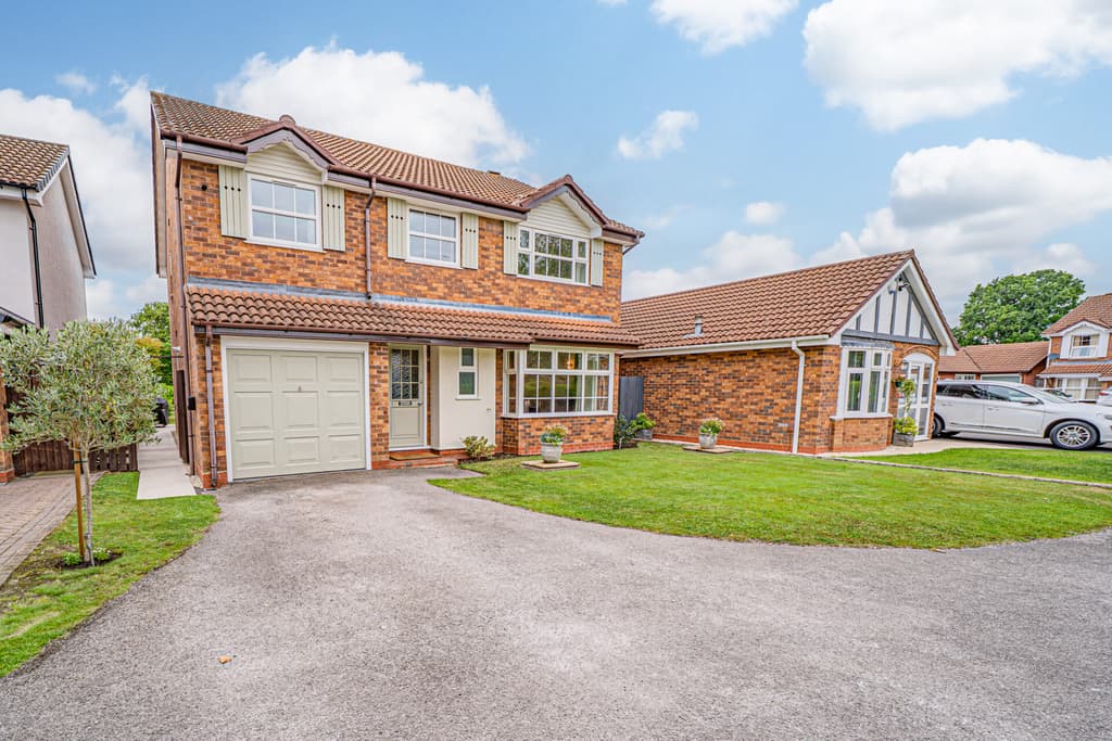 Detached houses for sale in Solihull | Xact Homes Sales & Letting